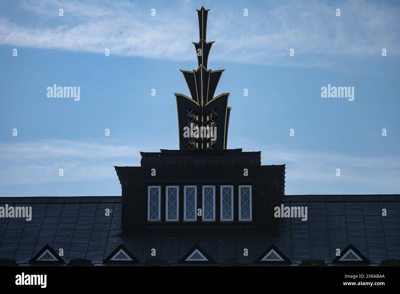 Leipzig, Deutschland. Mai 2024. Die „Goldene Ananas“ – eine Art déco ...