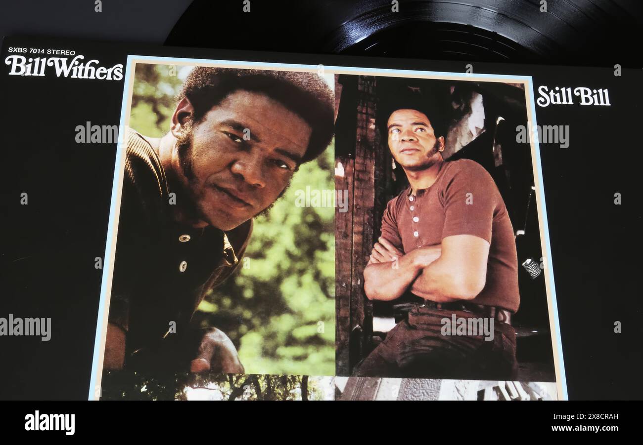 Viersen, Deutschland - 9. Mai. 2024: Closeup von Sänger Withers Vinyl ...