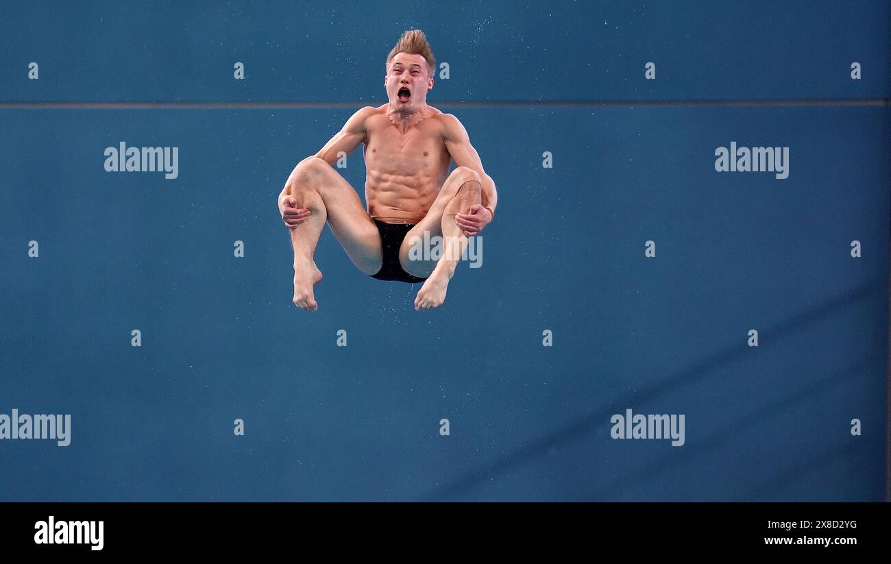 Jack Laugher ist auf dem Weg, Gold im 3-m-Finale der Herren zu gewinnen ...