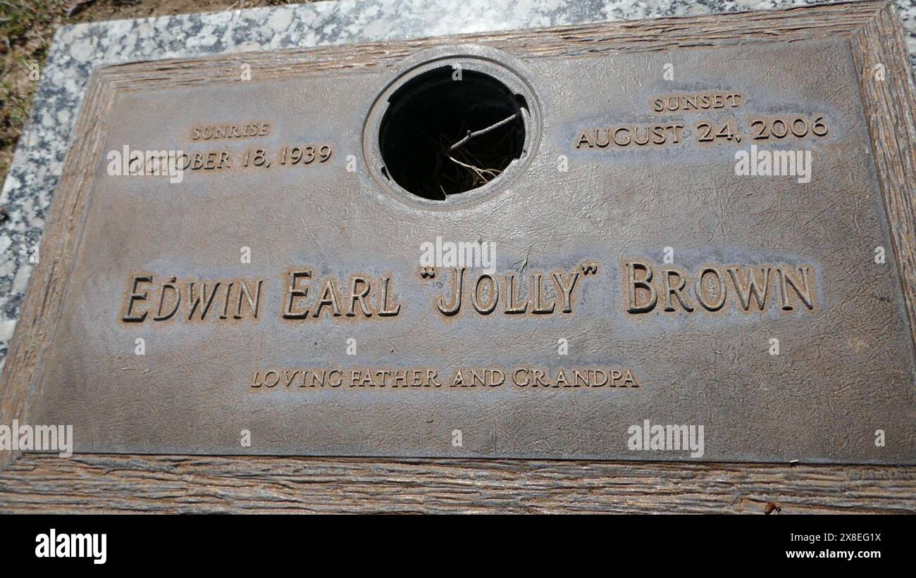 14. Mai 2024 Schauspieler Edwin Earl Jolly Brown Grave im Garden of Hope im Davis Memorial Park ...