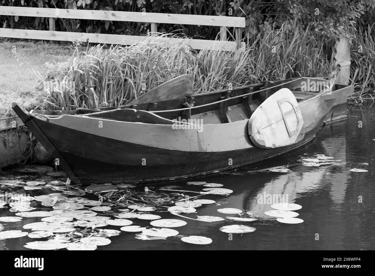 Altes ruderboot -Fotos und -Bildmaterial in hoher Auflösung – Alamy
