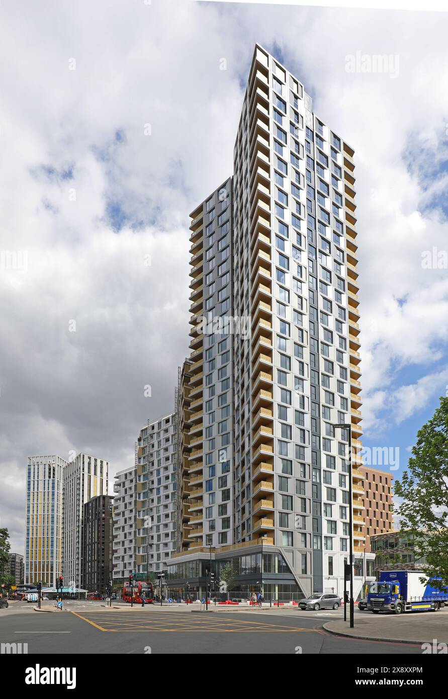 Lewisham City Centre, London, UK, Sommer 2024, zeigt das neue Lewisham ...