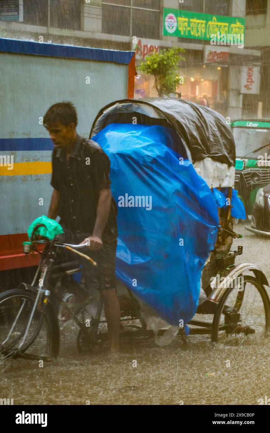 Der Zyklon Remal verursachte starke Regenfälle, Überschwemmungen und ...