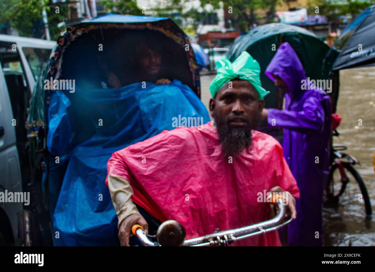 Der Zyklon Remal verursachte starke Regenfälle, Überschwemmungen und ...