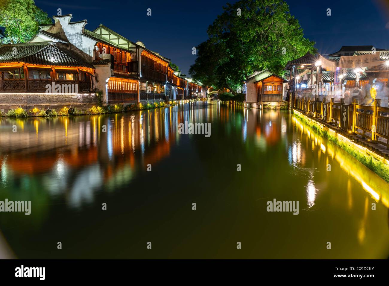 Wuzhen, Hangzhou, China, 29. Mai 2024: Blick auf die antike Wasserstadt ...