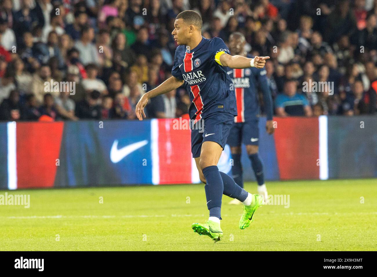 Kylian mbappe paris -Fotos und -Bildmaterial in hoher Auflösung – Alamy