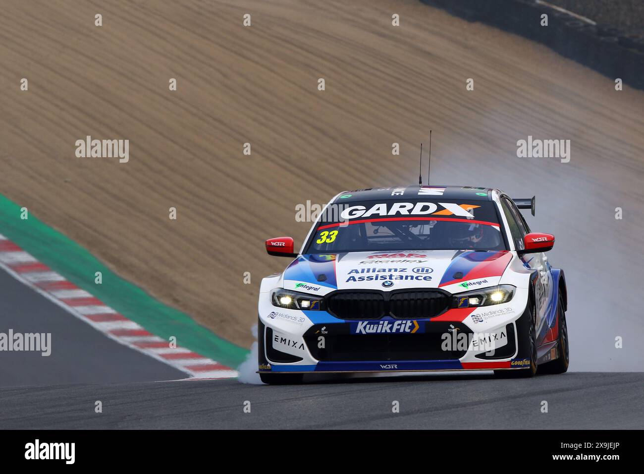 Adam Morgan – Team BMW – fuhr im Mai 2024 im Kwik Fit BTCC 2024 in Brands Hatch den BMW 330e M ...