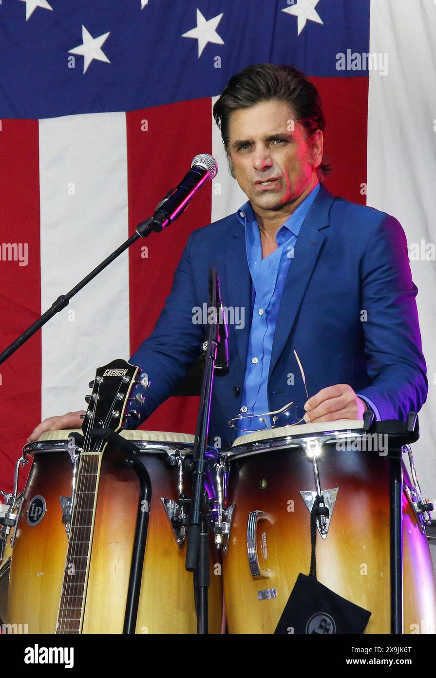 New York, NY, USA. 31. Mai 2024. John Stamos, dargestellt als die Beach ...