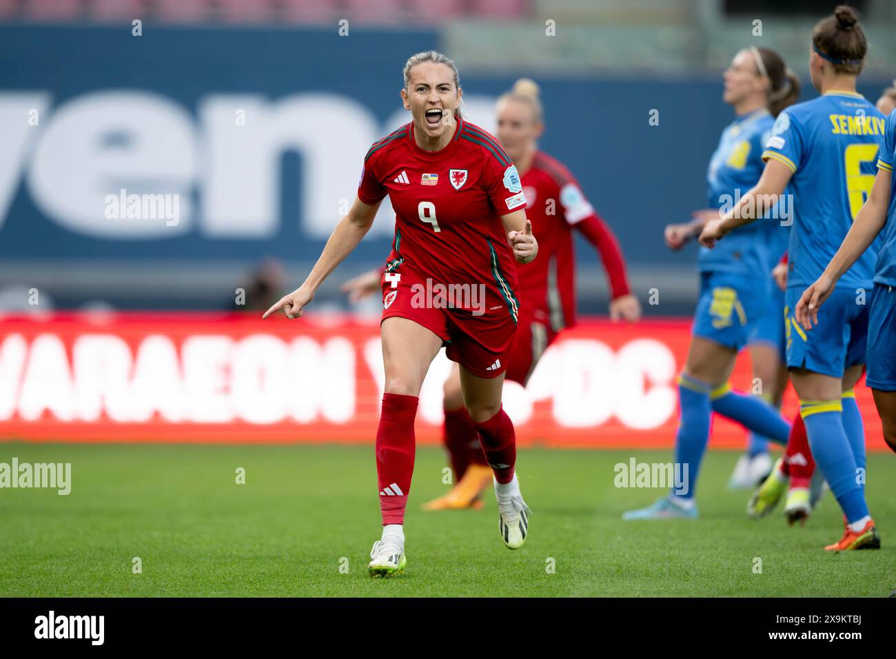 LLANELLI, GROSSBRITANNIEN. 31. Mai 2024. Kayleigh Barton feiert ihr ...