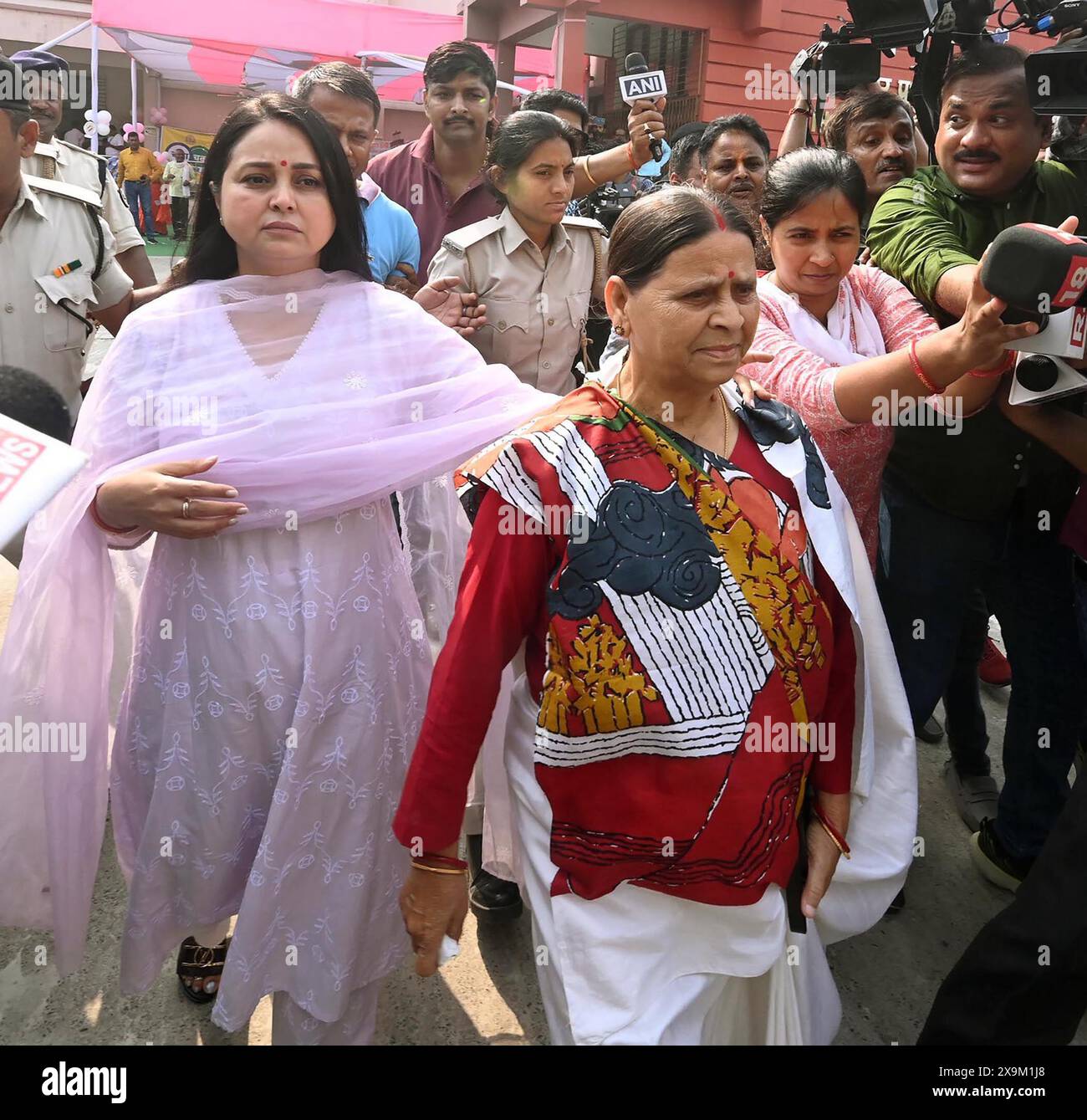 PATNA, INDIEN - 1. JUNI: Ehemaliger Bihar-Chef Rabri Devi mit RJD ...