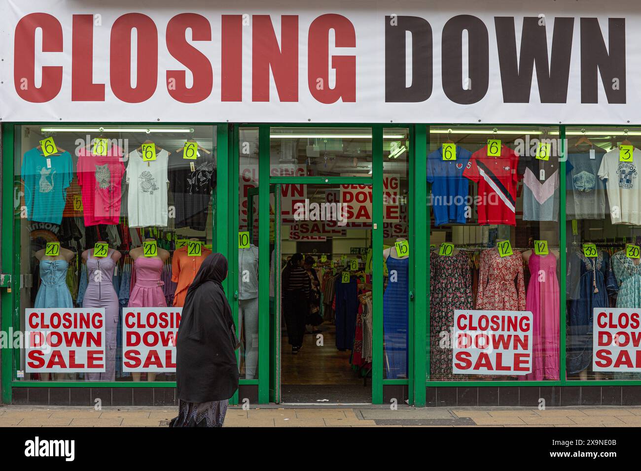 London, Großbritannien. 1. Juni 2024. Das Verkaufsschild wird ...