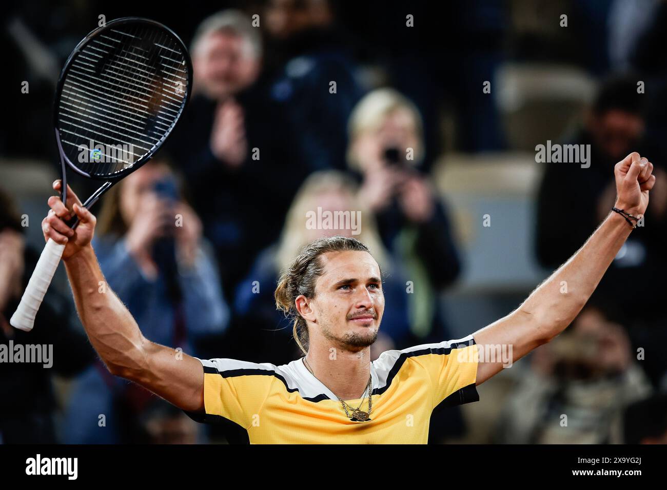 Paris, Frankreich, Frankreich. Juni 2024. Alexander ZVEREV feiert ...