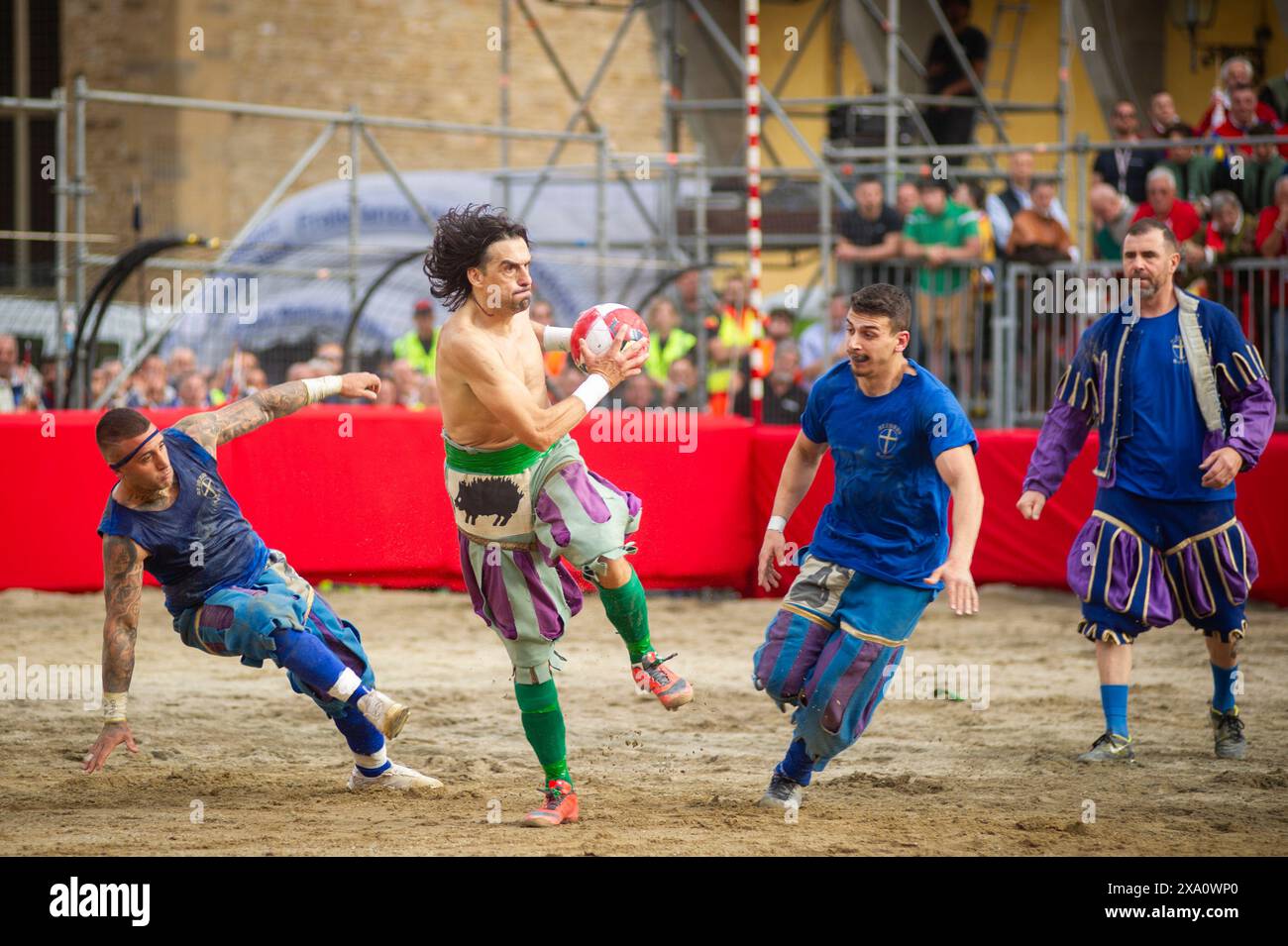 Das Halbfinale zwischen Blues (Santa Croce) und Greens (San Giovanni ...
