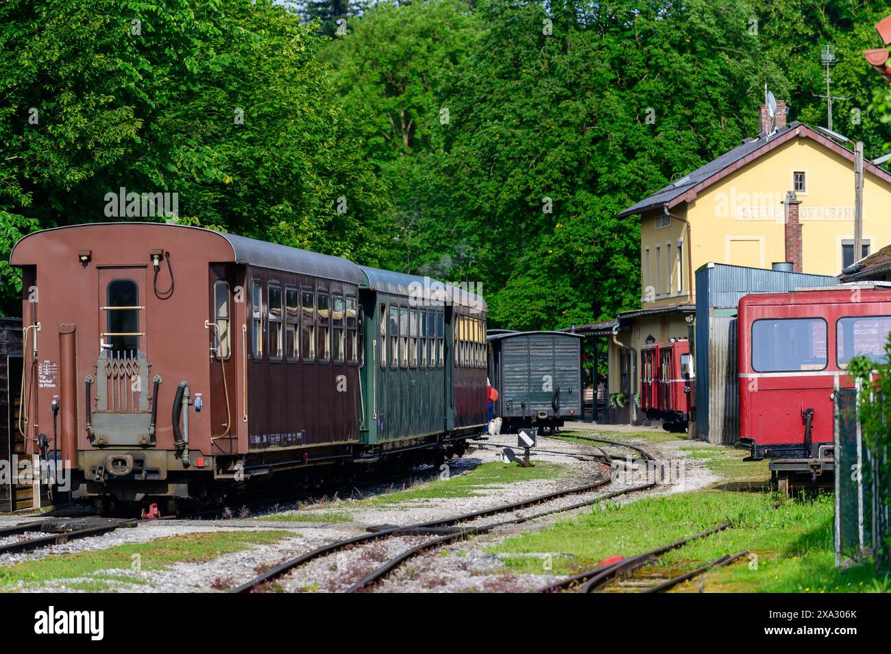 steyr, österreich, 02. juni 2024, Wagen der Museumsbahn Steyrtalbahn ...