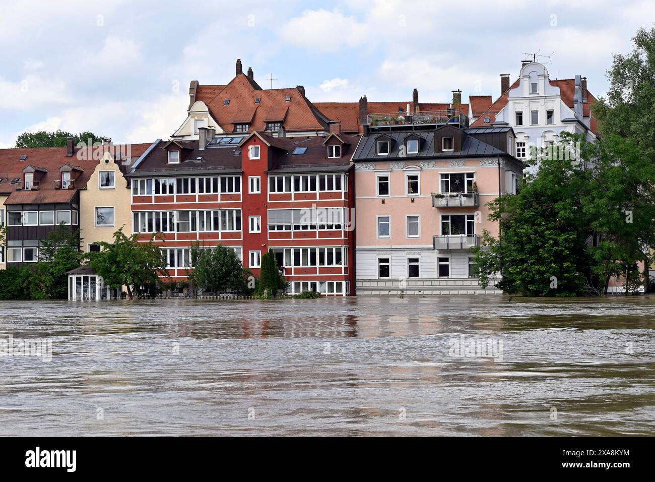 Impression vom Donau-Hochwasser in Regensburg. Aufgrund der angspannten Hochwasserlage hat die ...