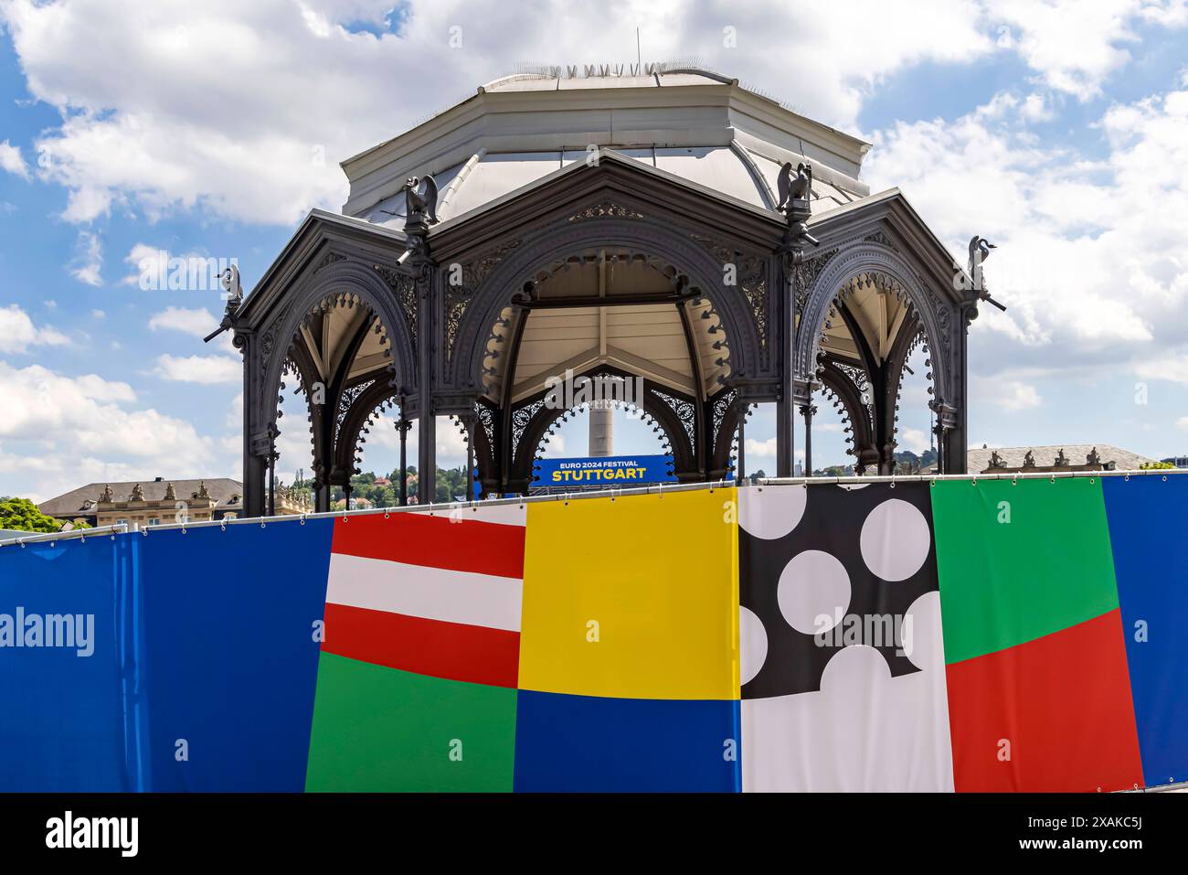 In Stuttgart steigt das Fußballfieber. In der Innenstadt werden die ...