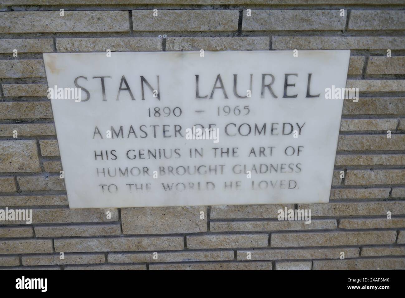 6. Juni 2024 Comedian Stan Laurel Grave im Court of Liberty im Forest ...