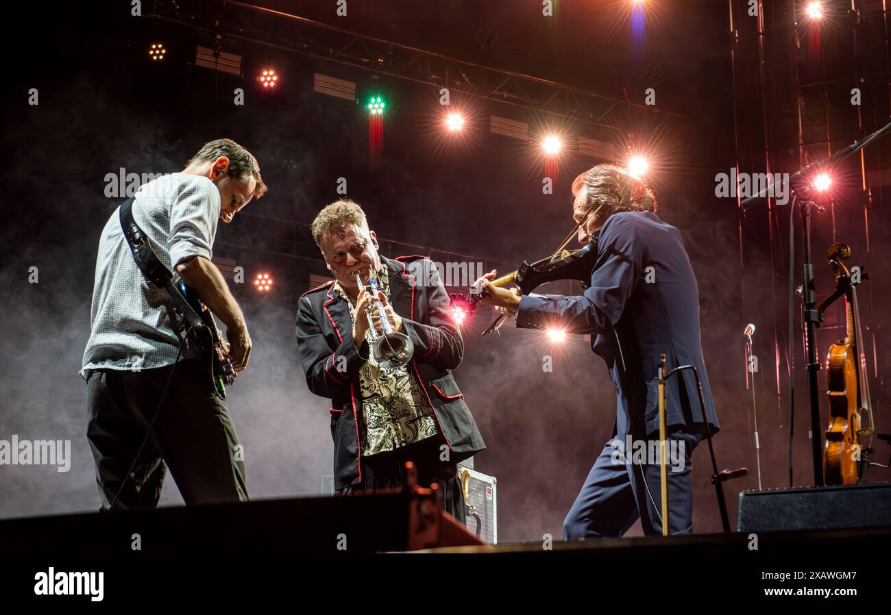 Leeds, Großbritannien. Juni 2024. Der Violinist Saul Davies, der ...