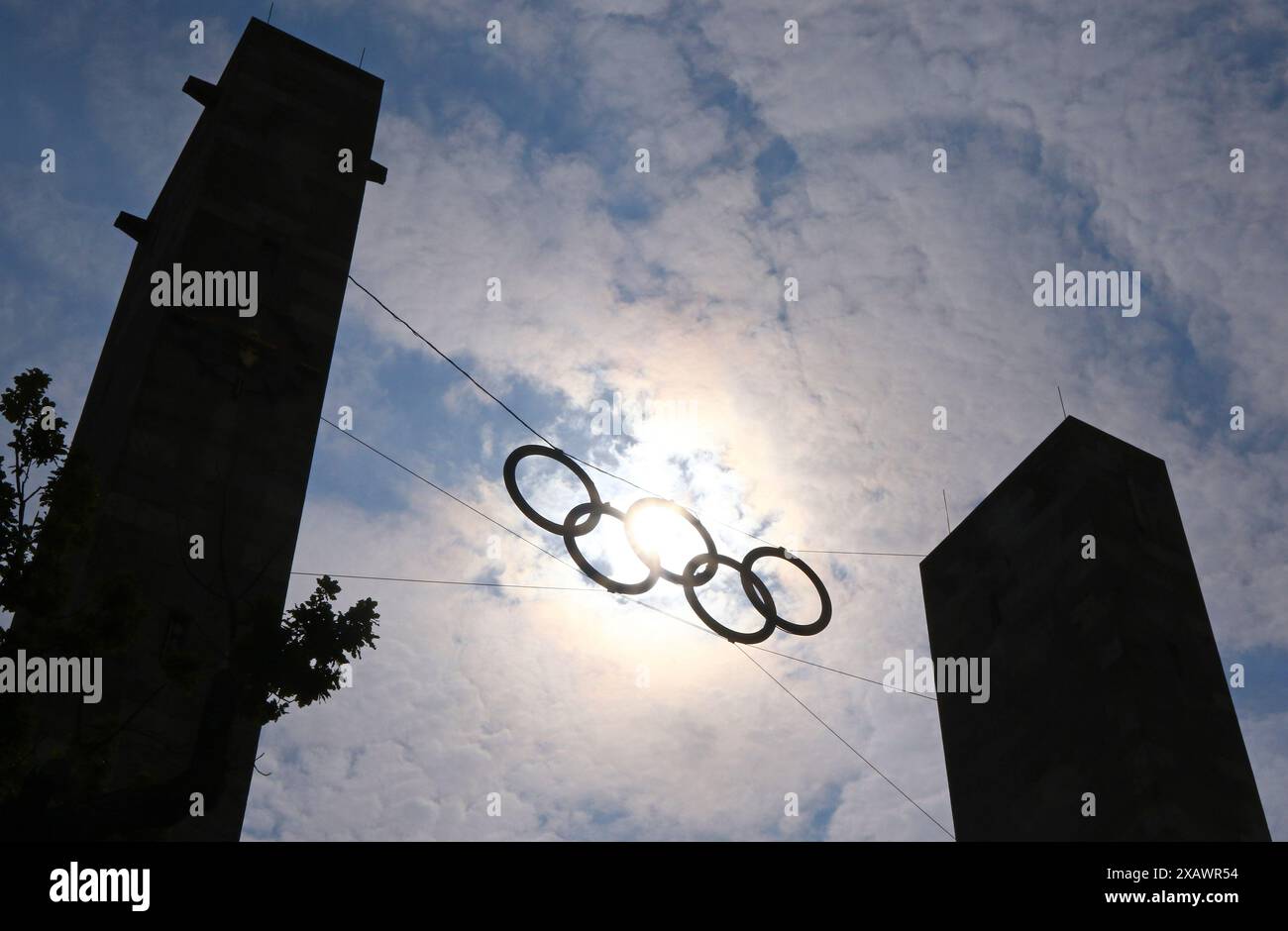Berlin, Deutschland - 7. Juni 2024: Haupteingang des Olympiastadions Berlin (Olympiastadion) mit ...