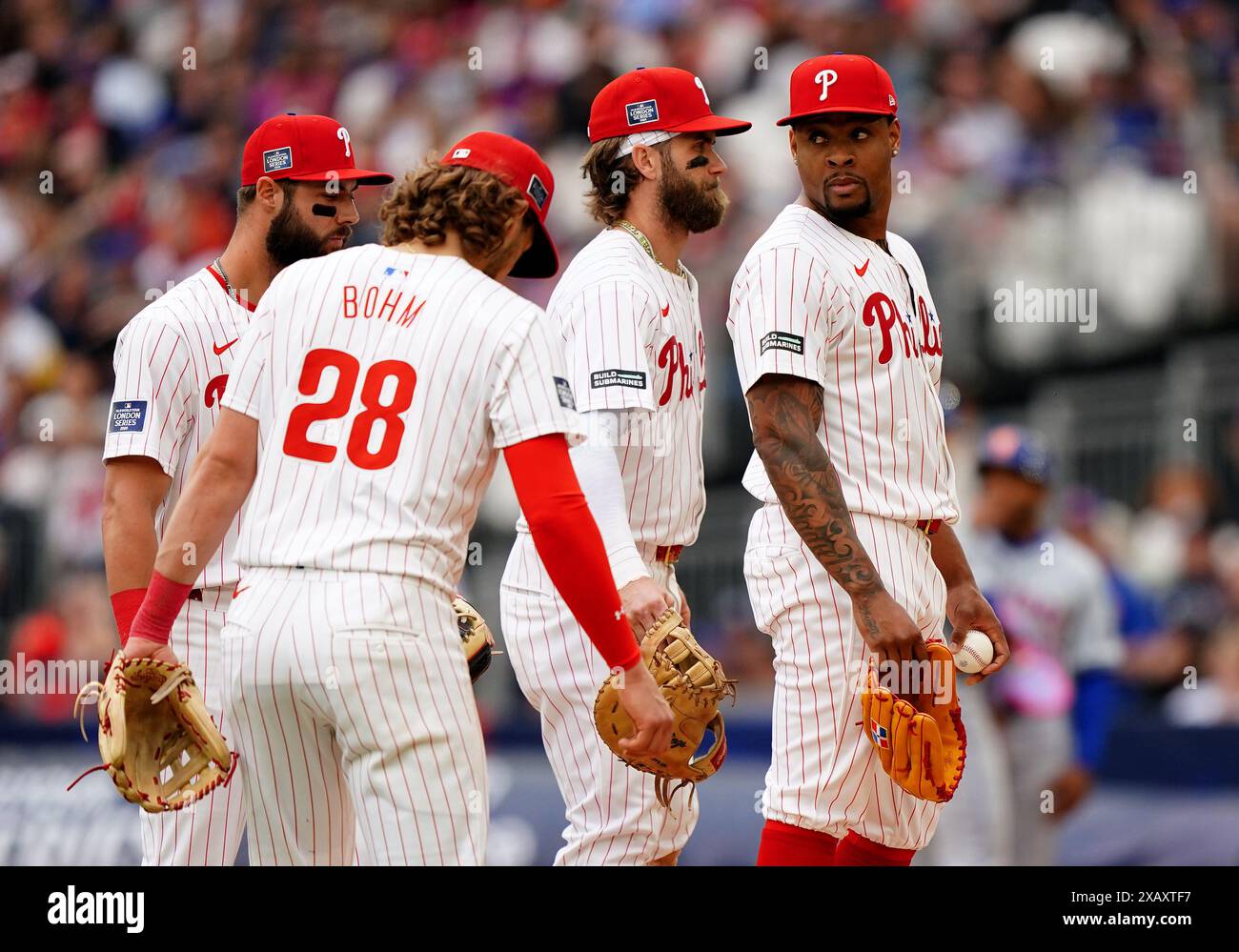 Philadelphia Phillies' Gregory Soto (rechts) verlässt das Feld nach ...