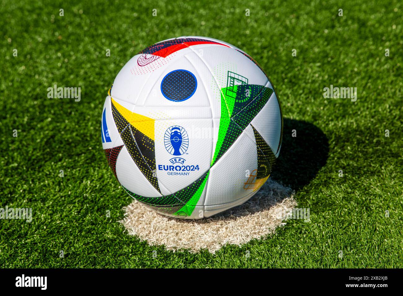 Offizieller spielball der europameisterschaft 2024 deutschland -Fotos und -Bildmaterial in hoher ...