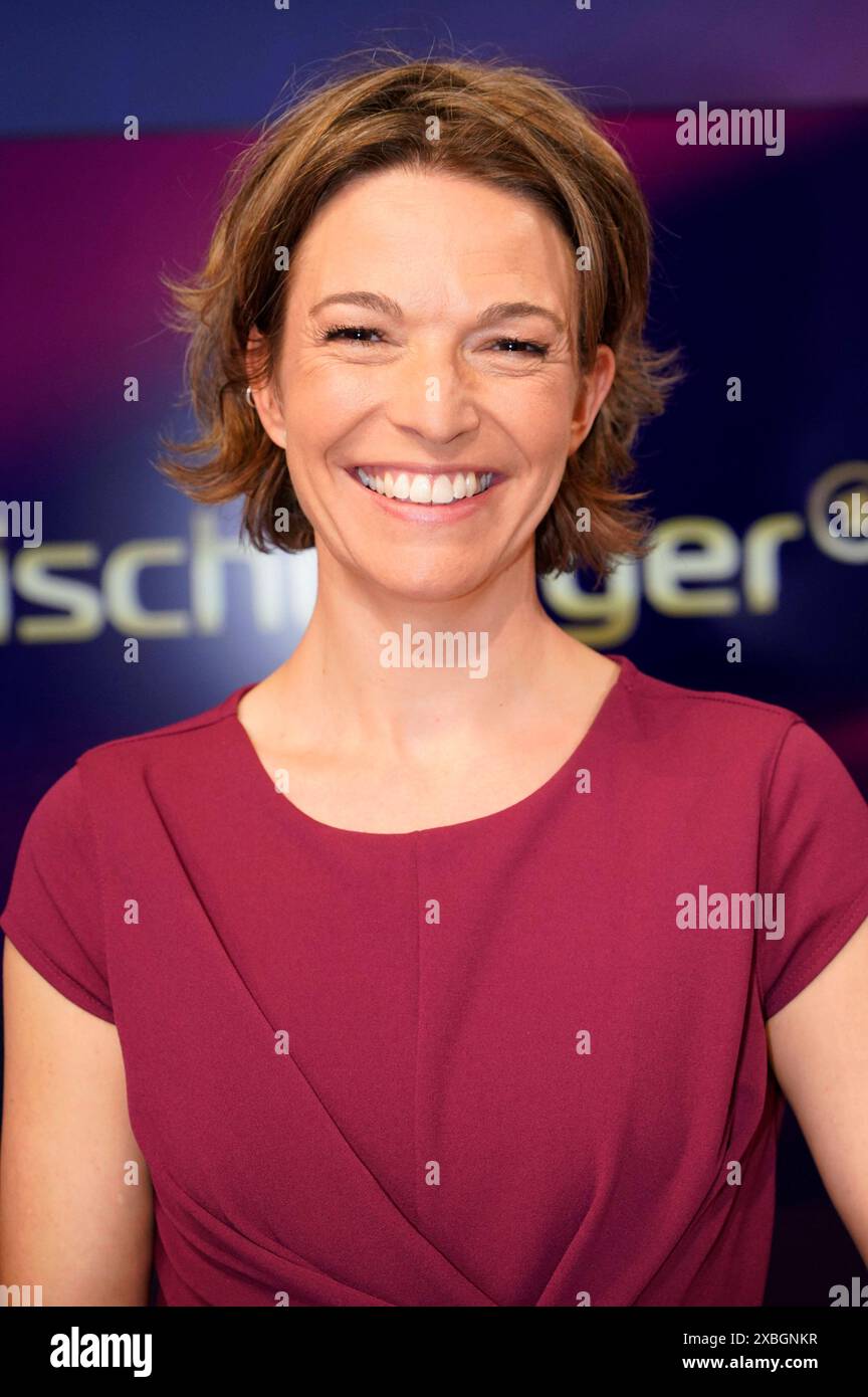 Anna Planken in der ARD-Talkshow maischberger im Studio Berlin ...