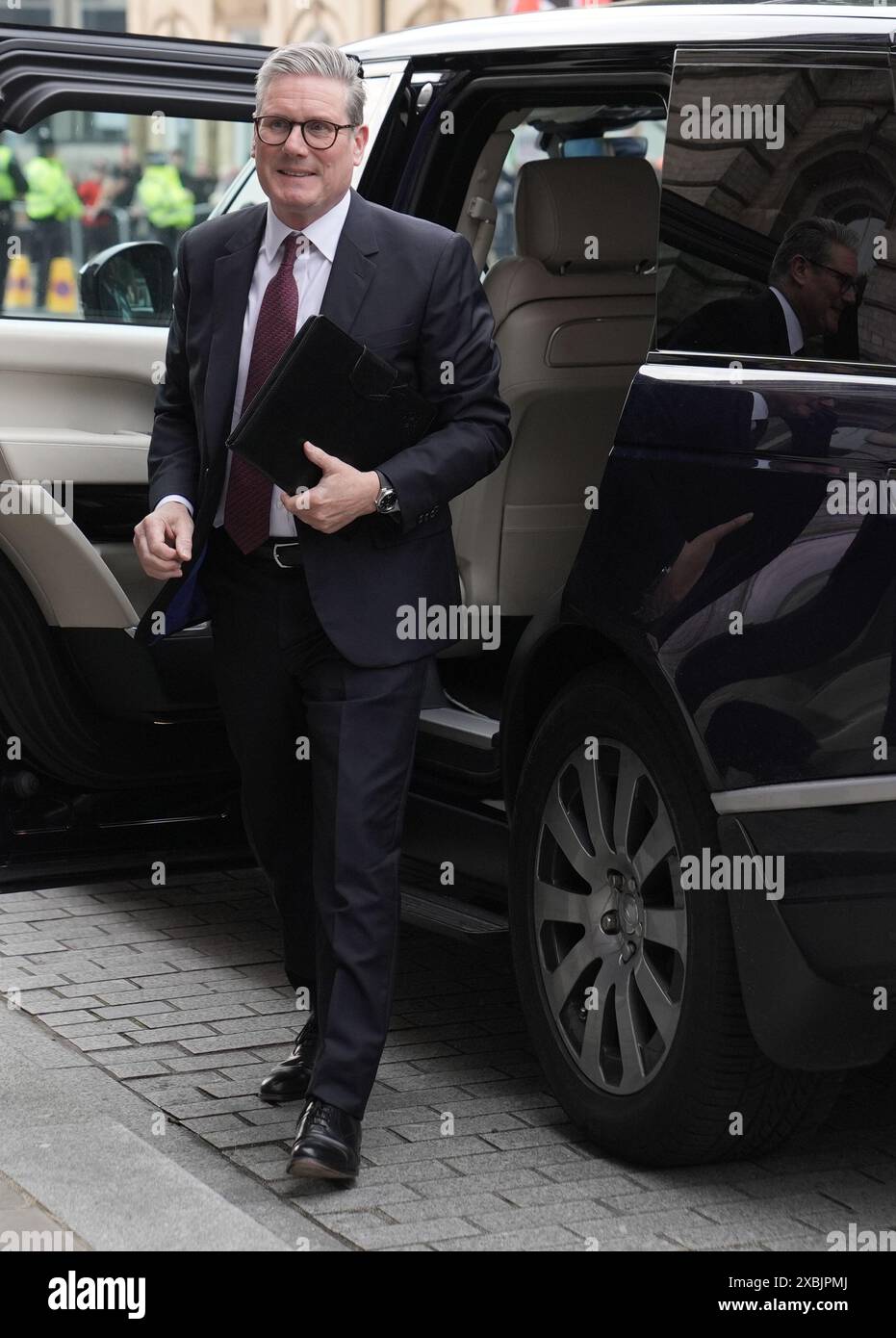 Der Parteichef der Labour Party, Sir Keir Starmer, trifft zu einer Sky ...