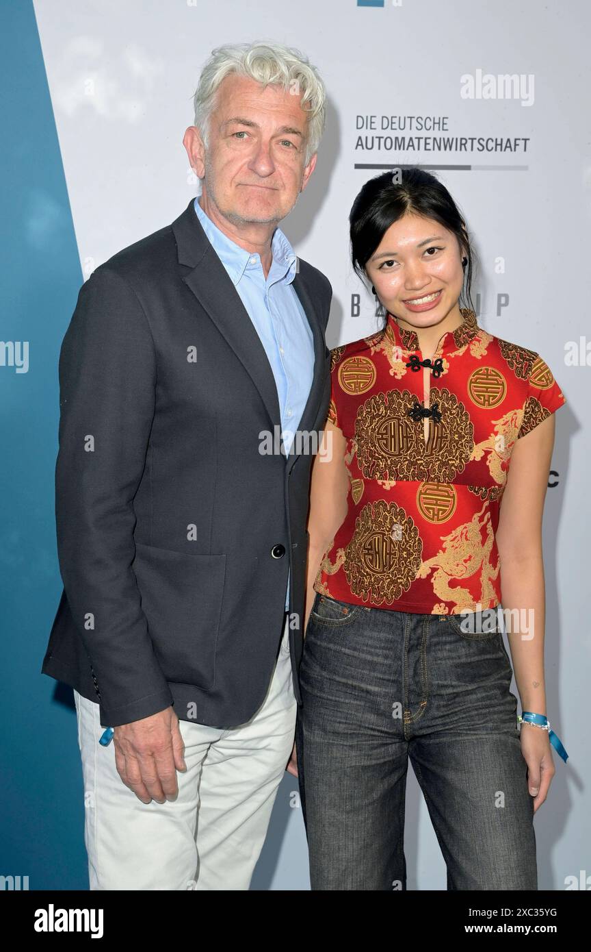 Dominic Raacke und Nhung Hong beim fest der Produktionsallianz 2024 im ...