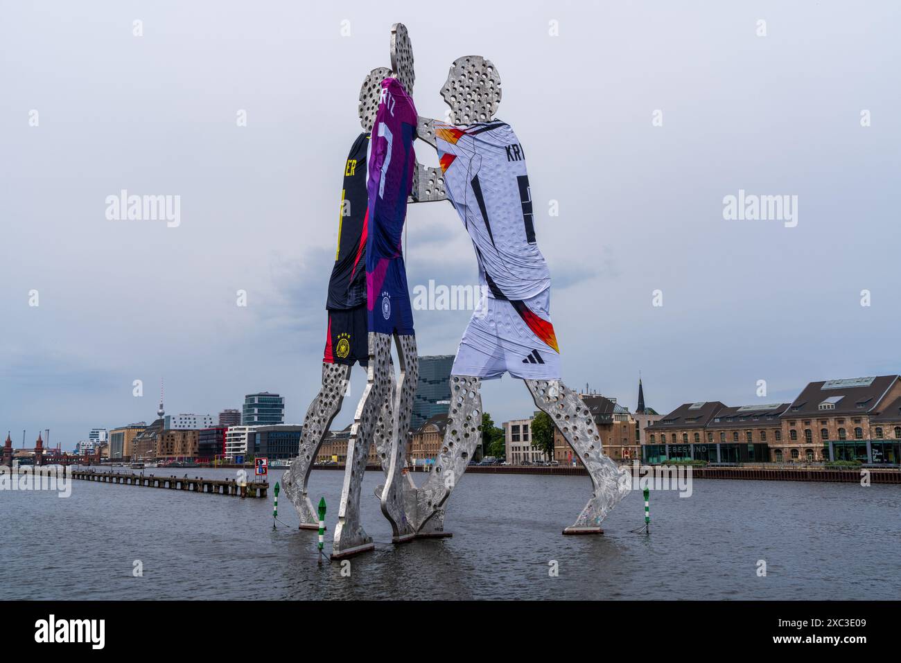 Anlässlich der Fußball-Europameisterschaft 2024 wurde die Skulptur ...