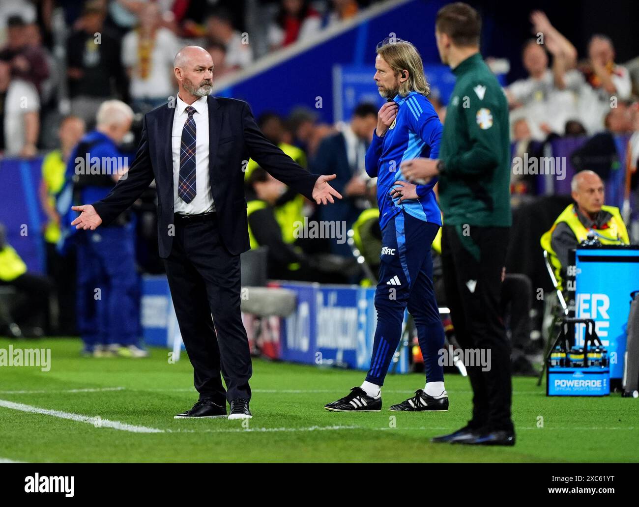 Schottland-Trainer Steve Clarke reagiert beim Gruppenspiel der UEFA ...