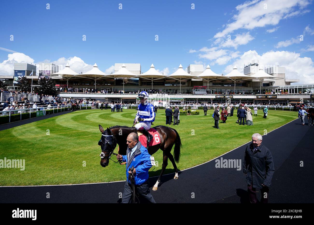 Break the Bank wurde von Jockey Oisin Murphy im Paradering vor dem ...
