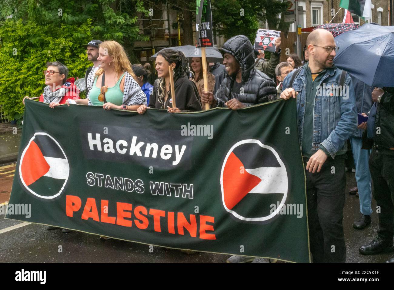 London, Großbritannien. 15. Juni 2024. Die Leute trafen sich bei ...