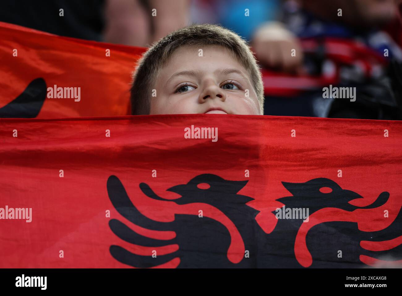 Dortmund. Juni 2024. Ein Unterstützer Albaniens ist vor dem Spiel der ...