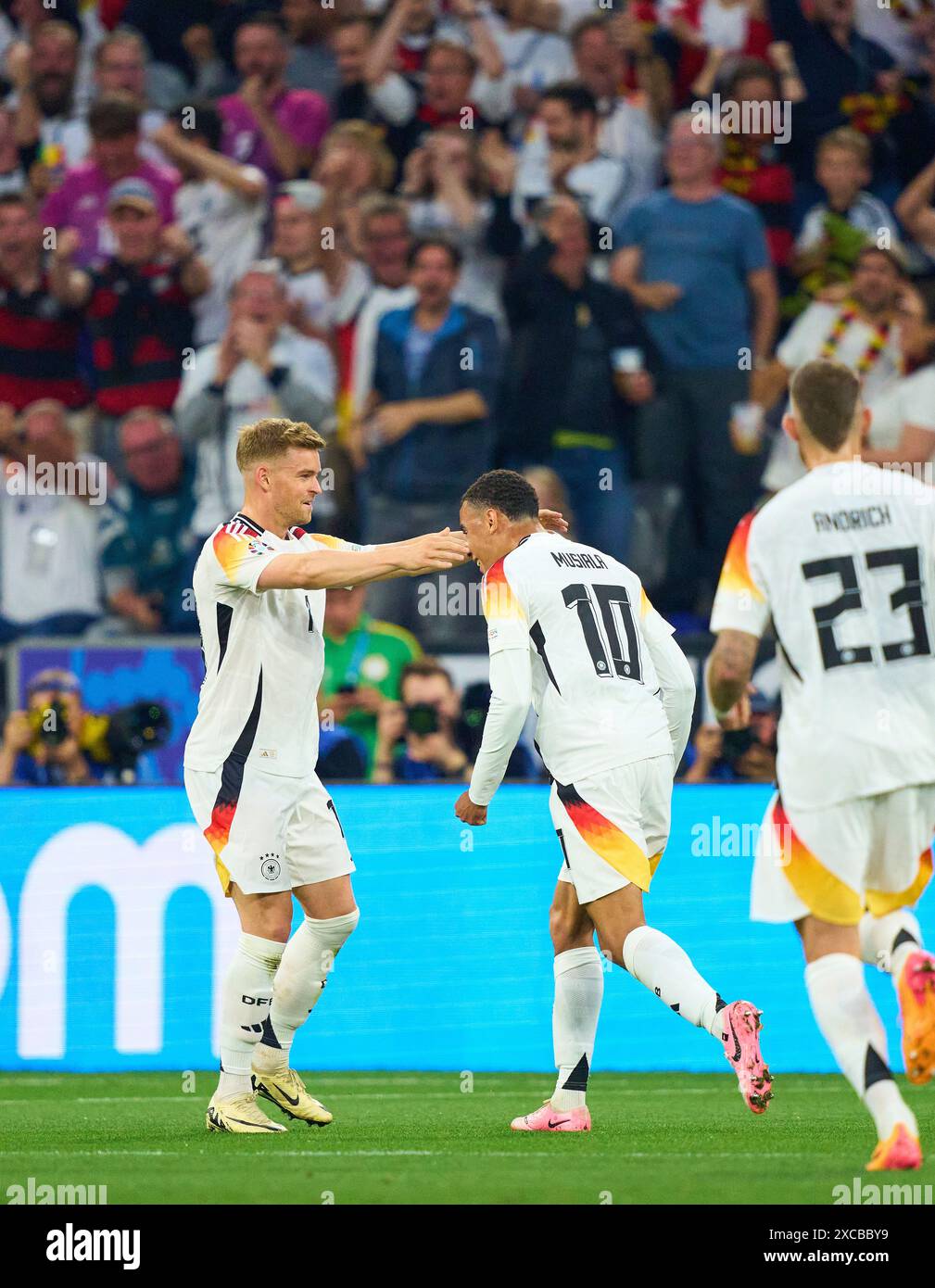 Jamal Musiala, DFB 10 feiert sein Tor, Happy, lagh, Celebration, 2-0 mit Maximilian Mittelstädt ...