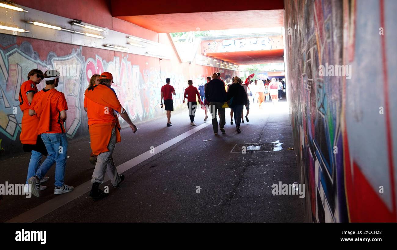 Die Fans der Niederlande vor dem Spiel der UEFA Euro 2024 zwischen ...
