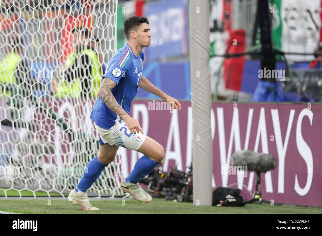 Dortmund, Deutschland. Juni 2024. Alessandro Bastoni aus Italien feiert, nachdem er beim Spiel ...