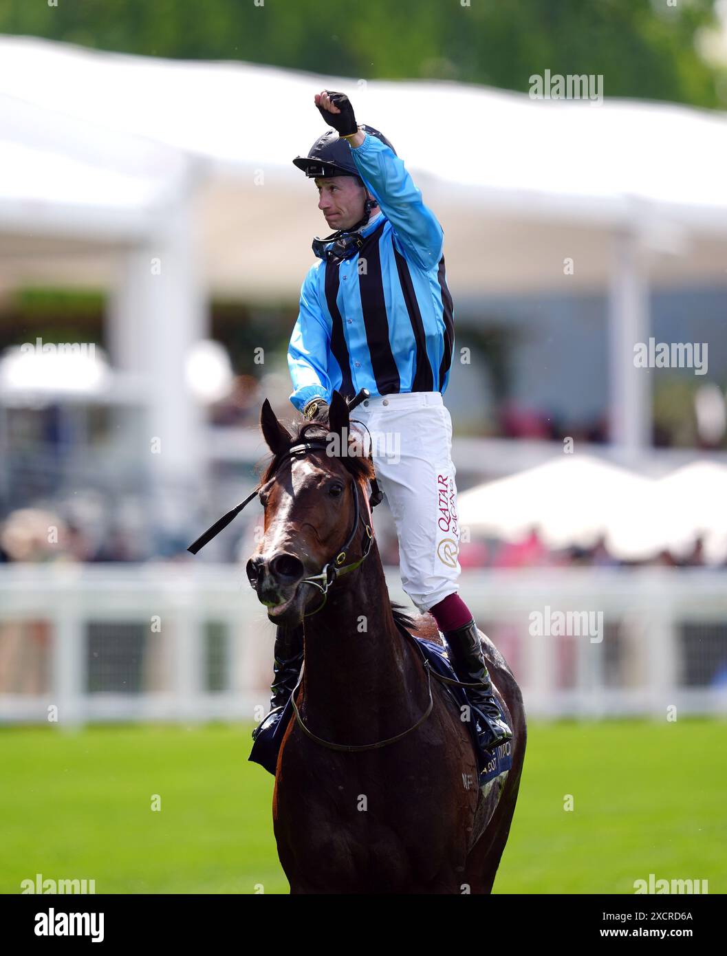 Asfoora und Oisin Murphy, nachdem sie am ersten Tag der Royal Ascot auf ...