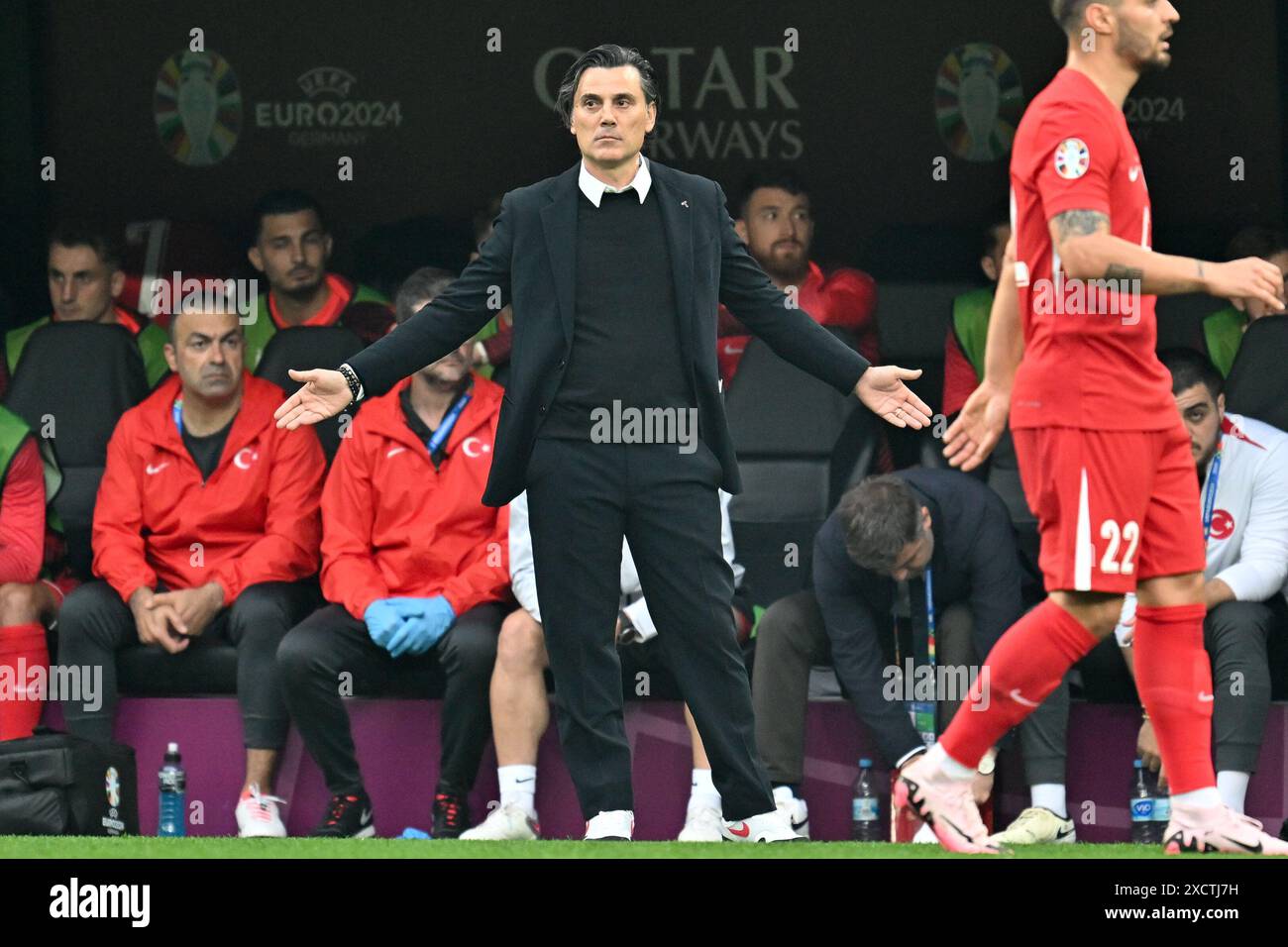 Coach Vincenzo Montella aus der Türkei im Bild eines Fußballspiels ...