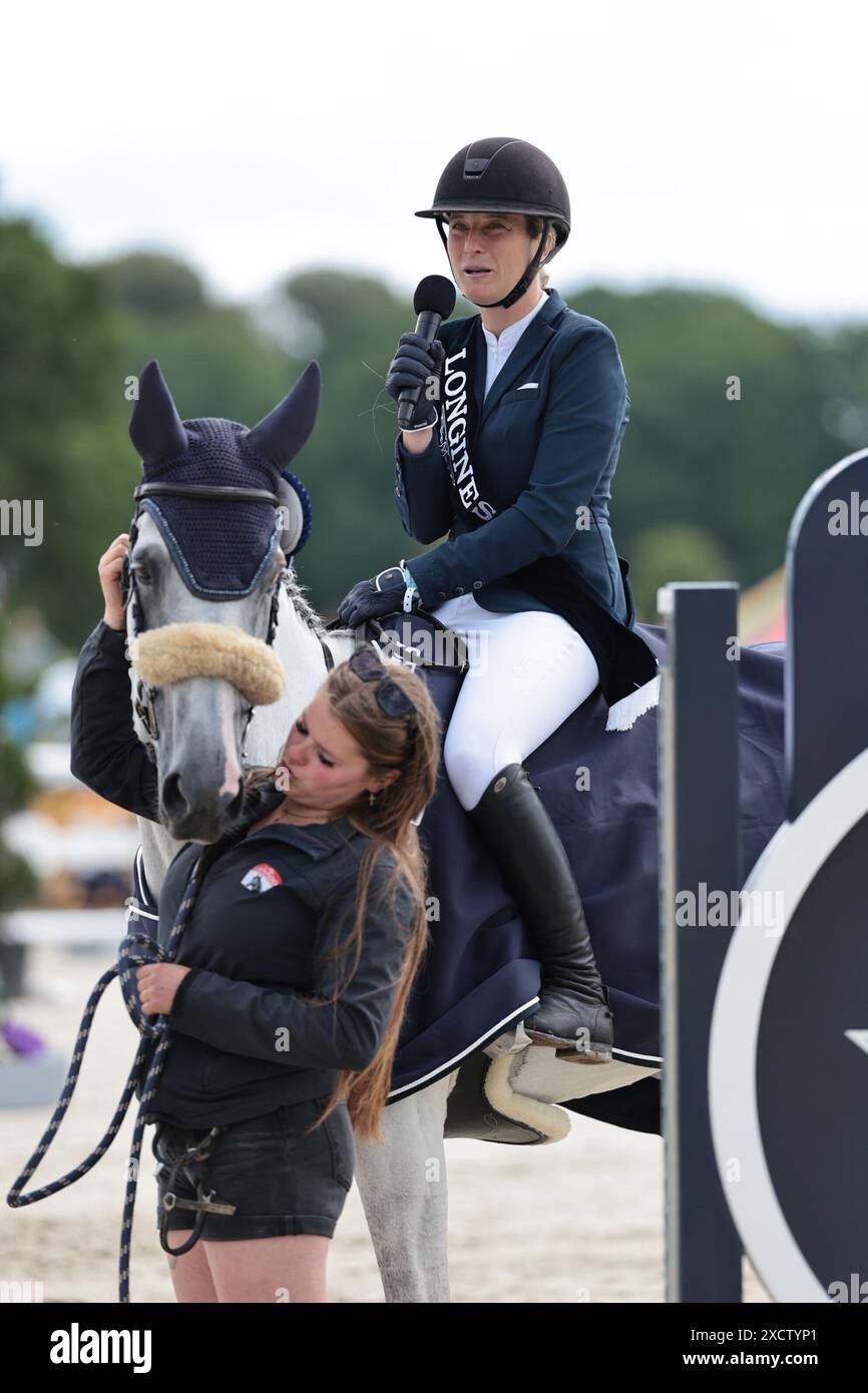 Lara de Liedekerke-Meier aus Belgien mit Hooney D'Arville während der ...