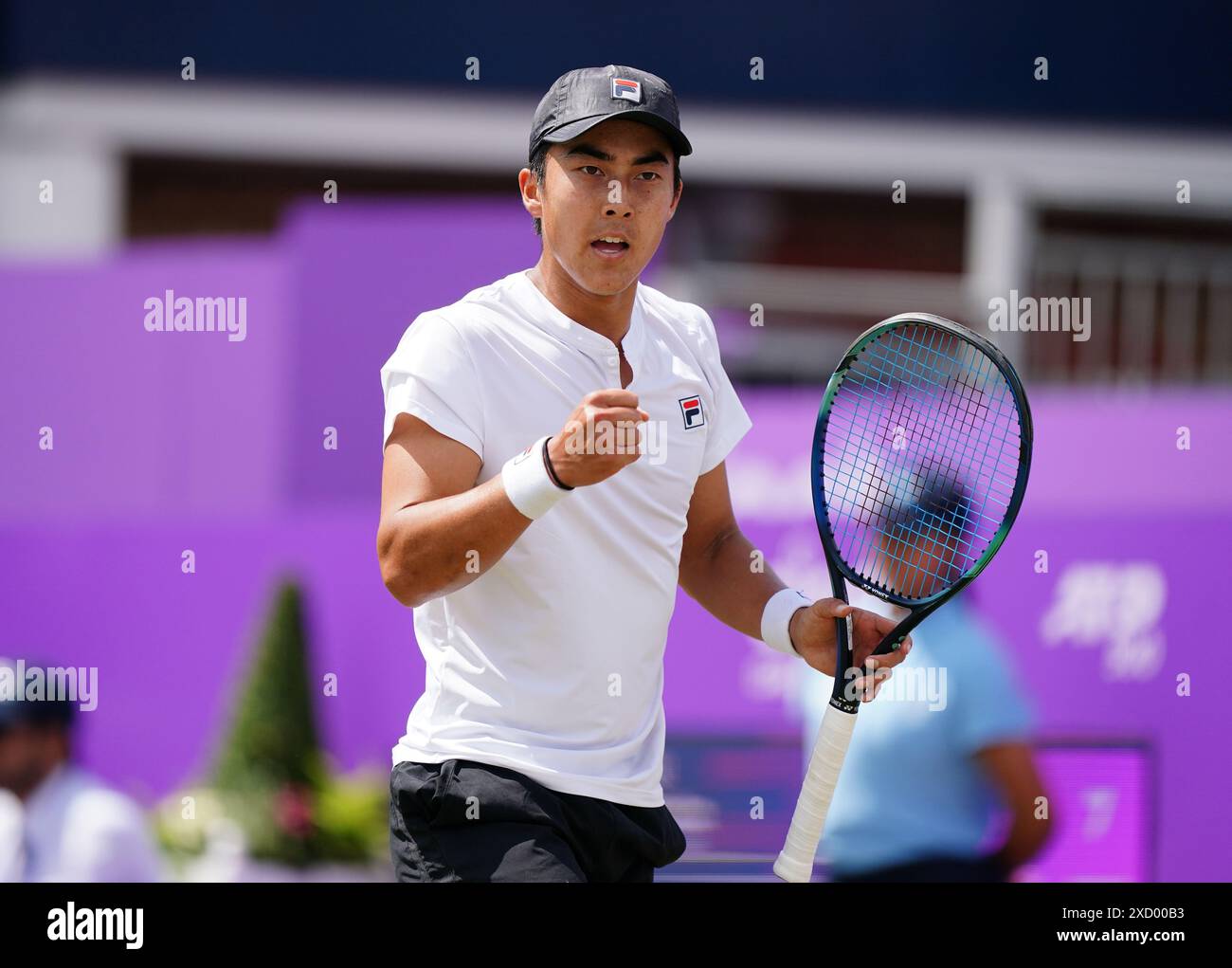 RINKY Hijikata feiert einen Punkt gegen Matteo Arnaldi am fünften Tag der Cinch Championships im ...