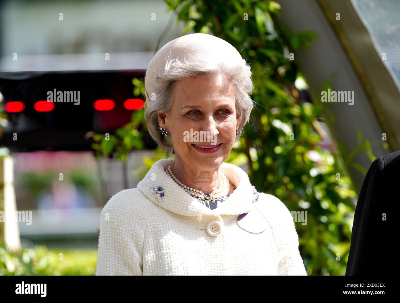 Die Herzogin von Gloucester während der Trophäe für die Queen's Vase am ...