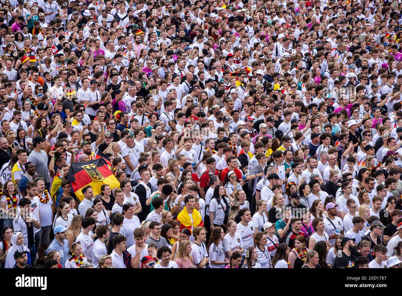 Public Viewing in Stuttgart unter dem Motto: Die ganze Stadt ein ...