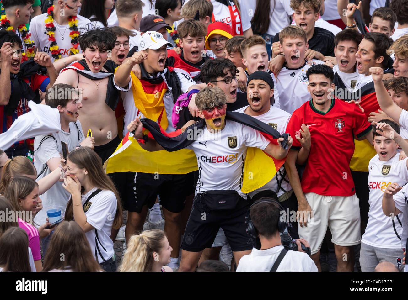Public Viewing in Stuttgart unter dem Motto: Die ganze Stadt ein ...