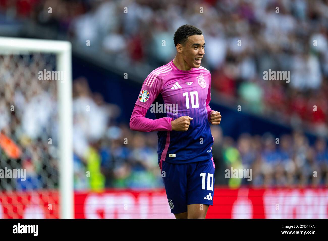 Jamal Musiala (Deutschland, #10) jubelt ueber das Tor zum 1:0, GER ...