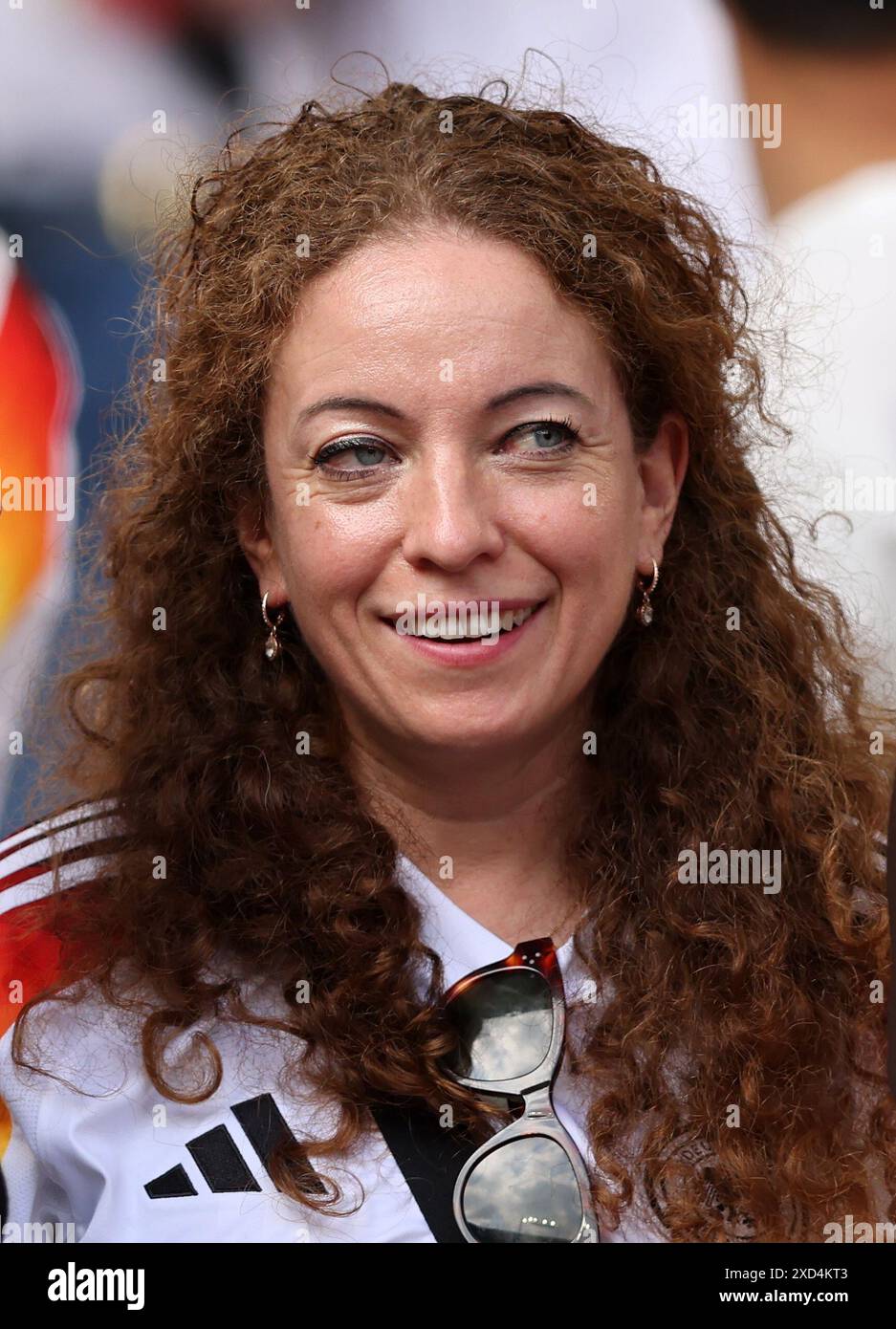 STUTTGART, DEUTSCHLAND - 19. JUNI: Jamal Musiala von Deutschland Mutter ...