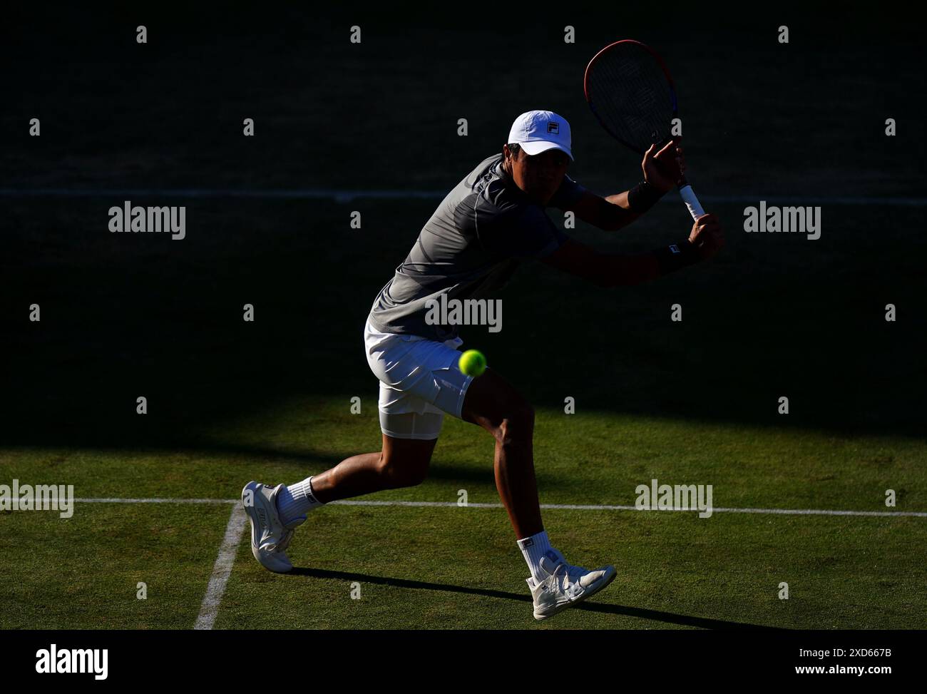 Brandon Nakashima im Kampf gegen Lorenzo Musetti (nicht abgebildet) am ...