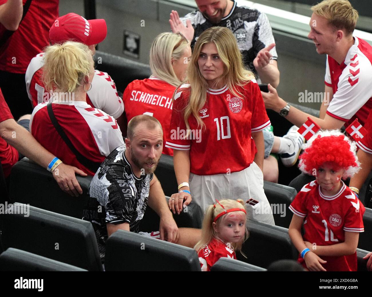 Der dänische Christian Eriksen mit seiner Partnerin Sabrina Kvist ...