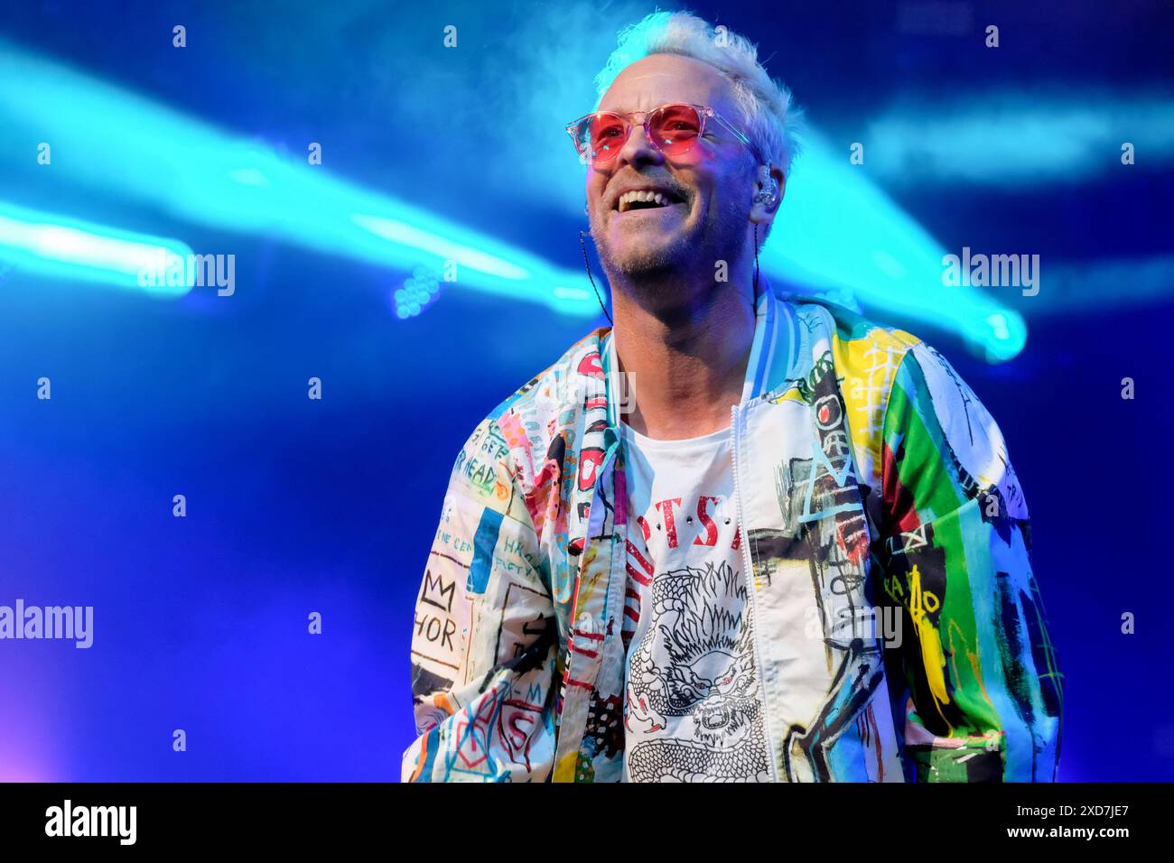 Newport, Großbritannien. Juni 2024. Leadsänger Rick Parfitt Jr mit der ...