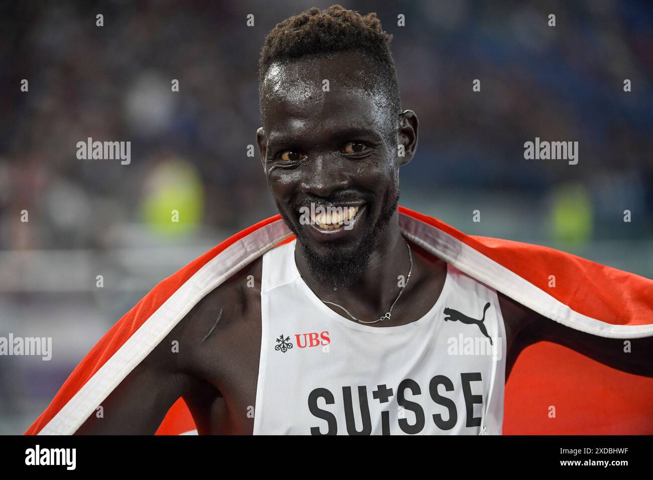 Dominic Lobalu aus der Schweiz feiert seinen Sieg im 000 m-Finale der ...