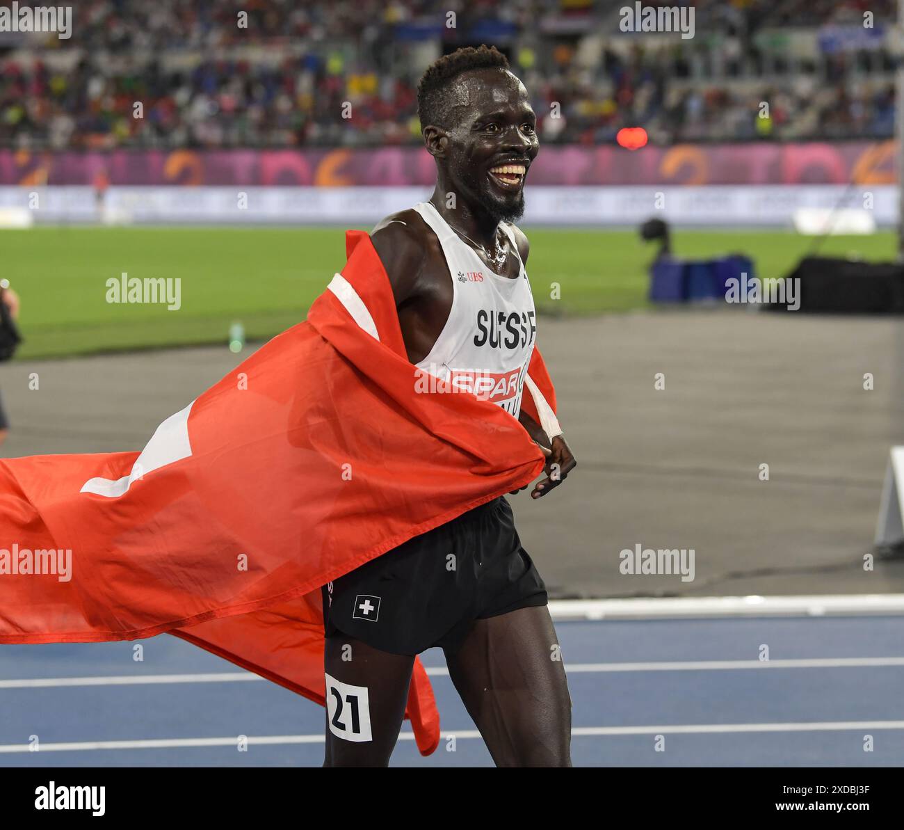 Dominic Lobalu aus der Schweiz feiert seinen Sieg im 000 m-Finale der ...
